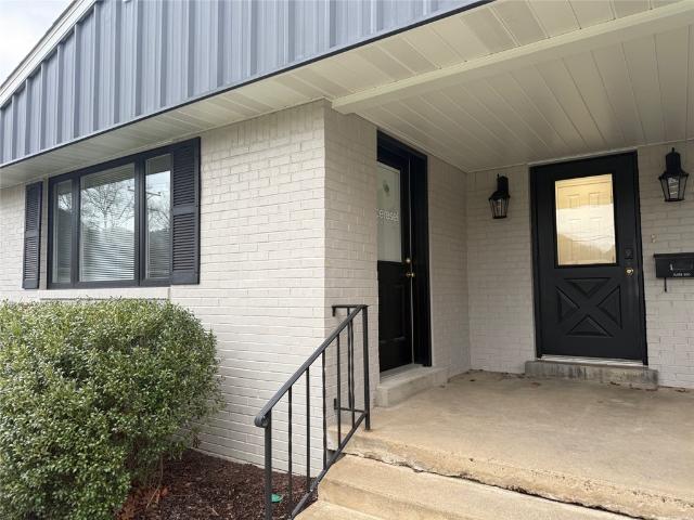 3122 Carson Ave