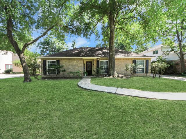 3122 Holly Green Drive