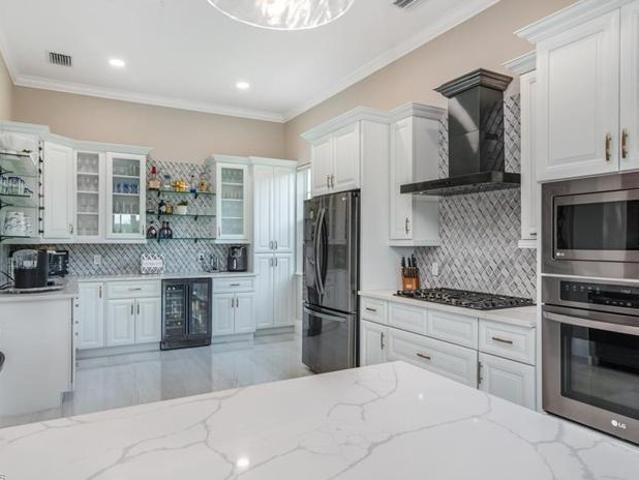 3123 Aviamar Cir #201, Naples, FL 34114