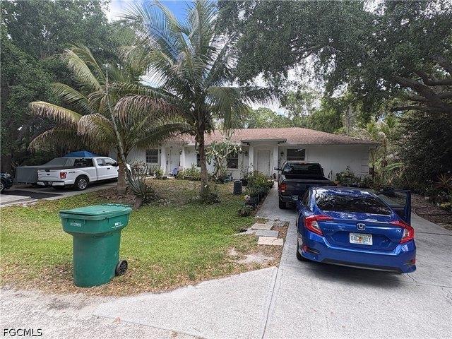 3123 Pine Tree Dr, Naples, FL 34112