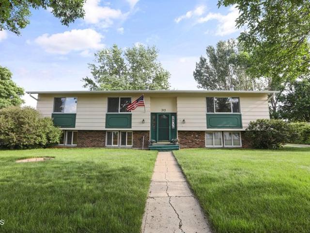 312 18th St E, Williston, ND 58801