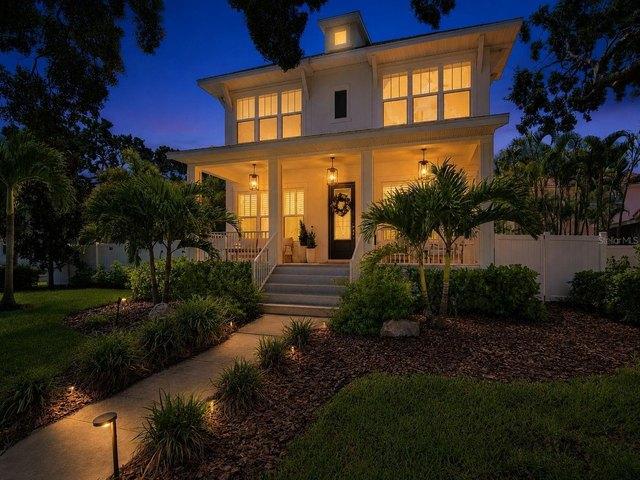 312 35th Ave NE, Saint Petersburg, FL 33704