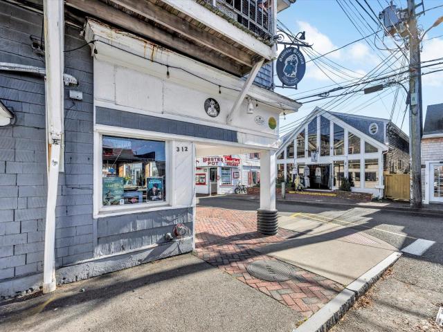 312 Commercial Street