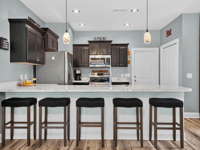 312 Canberra Ct