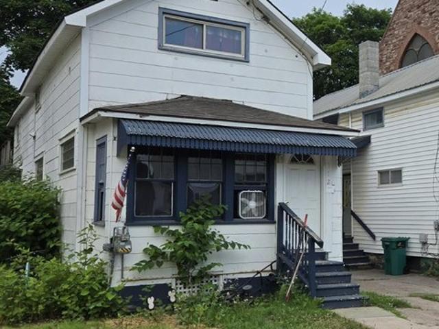 312 Carrie St Ste Marie, Sault Sainte Marie, MI 49783