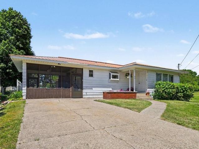312 Cedar St, Wayland, MI 49348