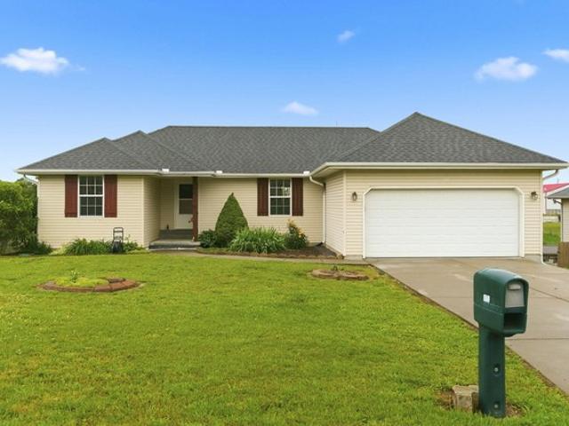 312 Cinnamon Ct, Sparta, MO 65753