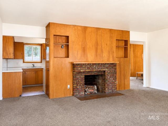 312 Crescent Dr