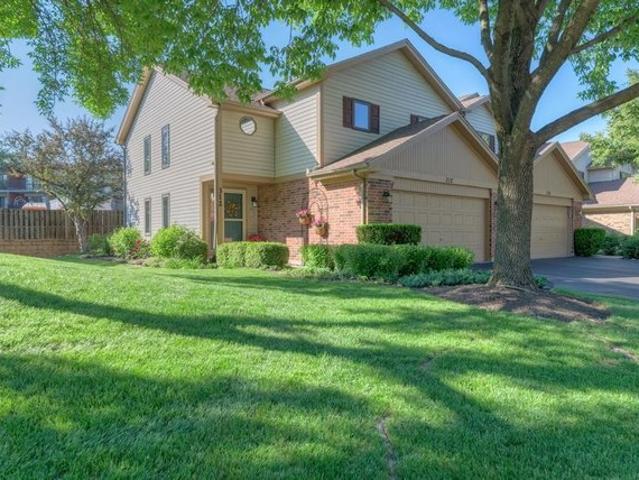 312 Cromwell Ct, Westmont, IL 60559
