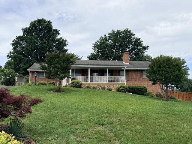 312 Ashley Ct, Vinton, VA 24179