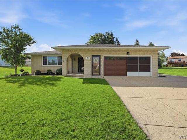 312 Barbados Dr, Cheektowaga, NY 14227