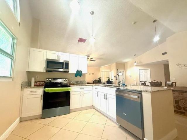 312 Bishop Rd, North Lauderdale, FL 33068
