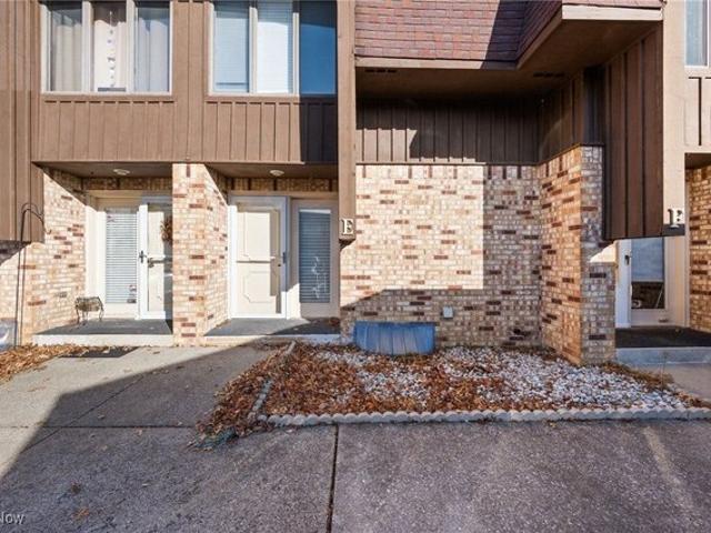 312 Bryn Mawr St, Ravenna, OH 44266