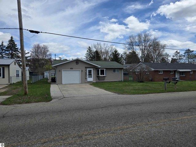 312 Bridge St, East Tawas, MI 48730