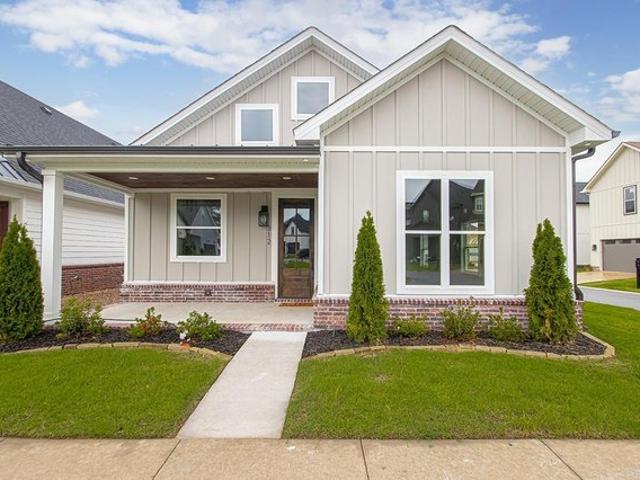 312 Gardens Ln, North Little Rock, AR 72114