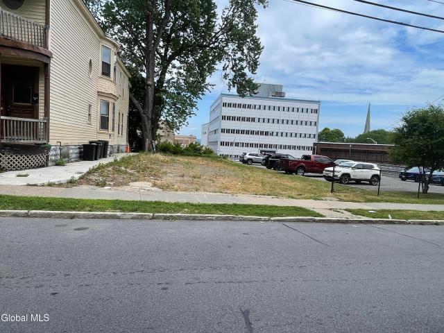 312 Georgetta Dix Plaza, Schenectady, NY 12307 | MLS #202521