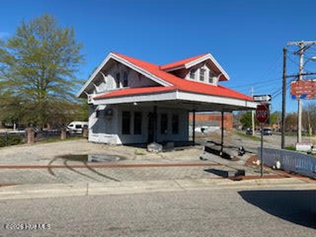 312 Green Street E