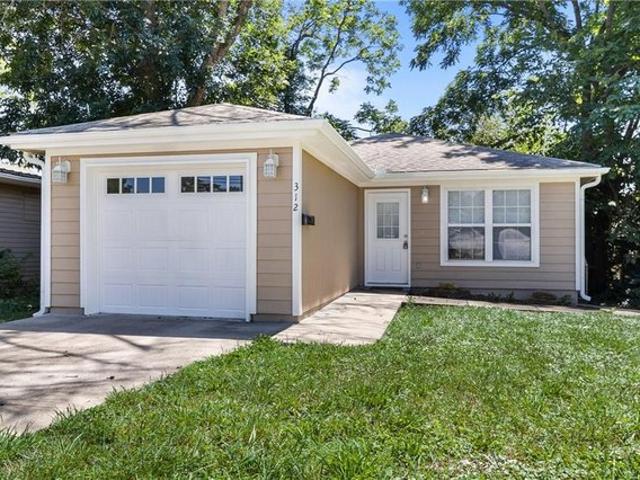 312 Grover St, Warrensburg, MO 64093