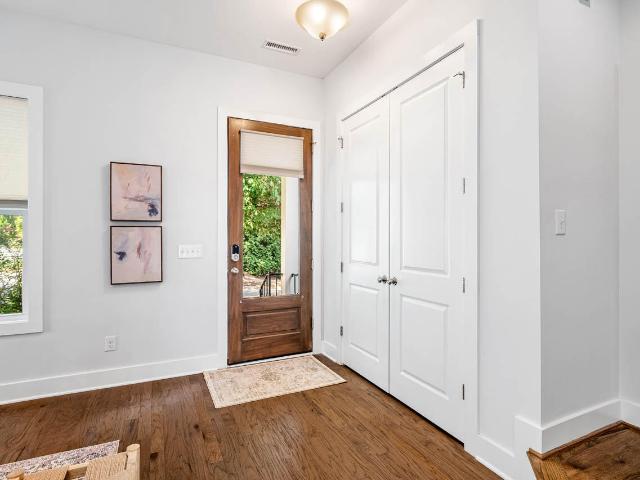 312 Della Street