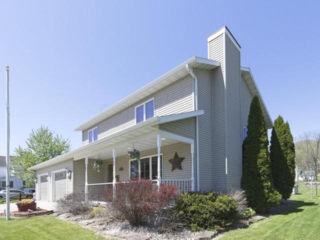 312 E Walnut St, North Freedom, WI 53951