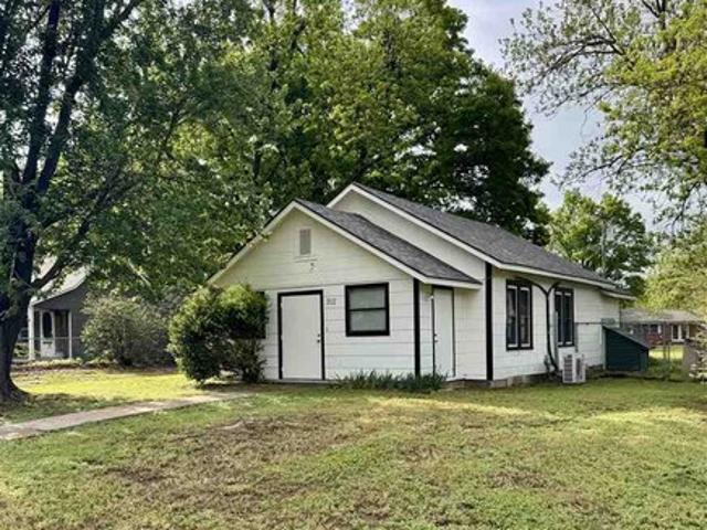312 E Hert St, Perkins, OK 74059