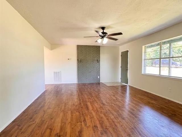 312 E Meadowview Lane