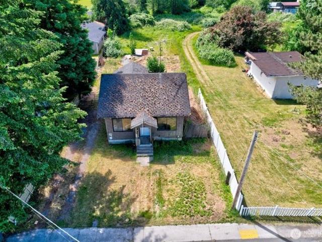 312 E Pioneer St, Granite Falls, WA 98252