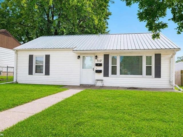 312 Emmett St, Burlington, IA 52601