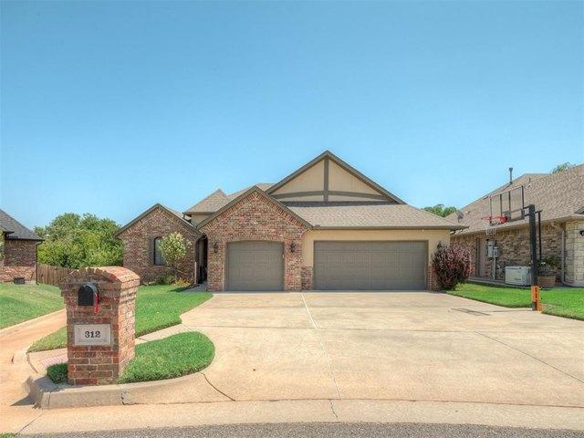 312 Evie Pl, Moore, OK 73160