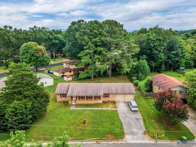 312 Forrest Park Ct NW, Huntsville, AL 35806