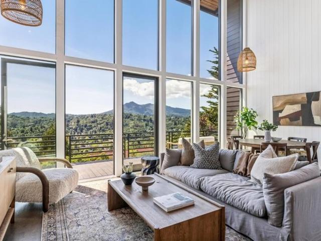 312 Fairhills Dr, San Rafael, CA 94901