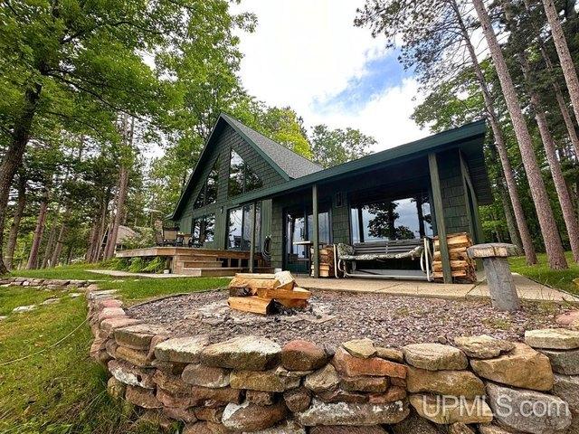 312 Kawbawgam Rd, Marquette, MI 49855