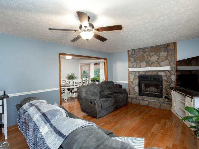 312 Harris Oaks