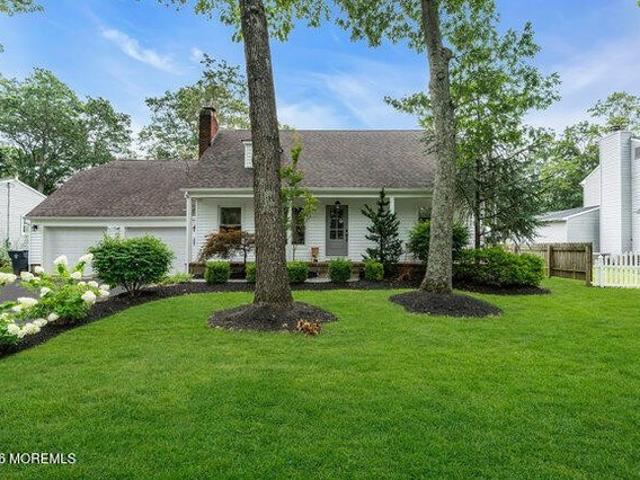 312 Oak Hollow Rd, Brick, NJ 08724