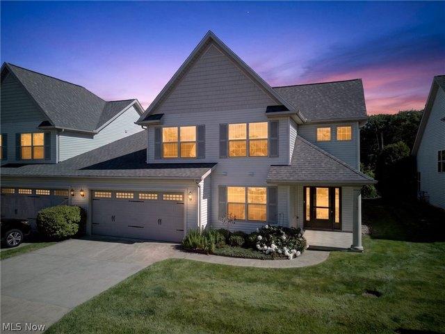 312 Lake Breeze Cv, Eastlake, OH 44095