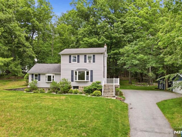 312 Lakeview Drive