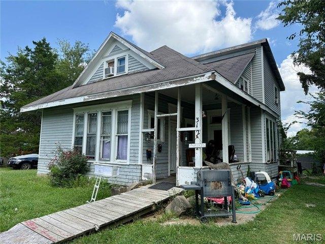 312 McKinley Ave, Warrenton, MO 63383