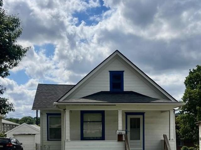 312 N 33rd St, Omaha, NE 68131