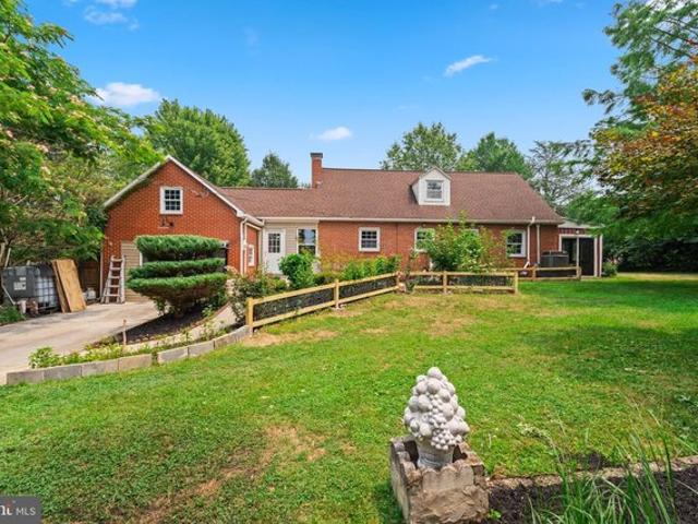 312 N 39th St, Harrisburg, PA 17109