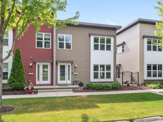 312 n van buren street