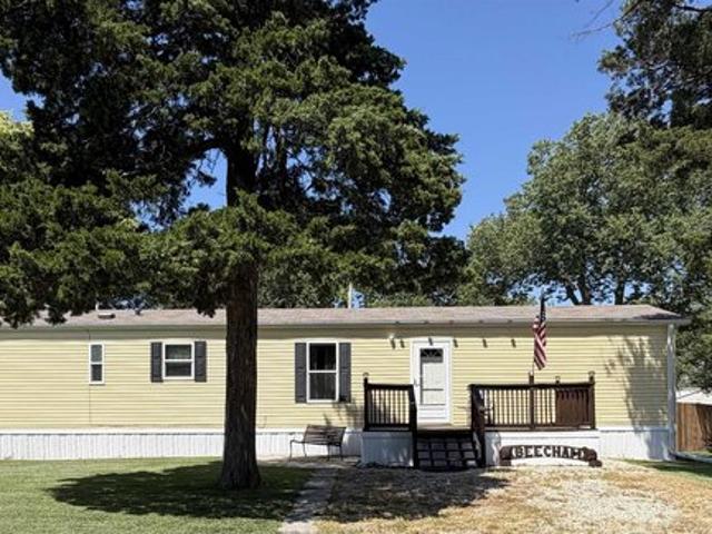 312 N Cedar St, Hope, KS 67451