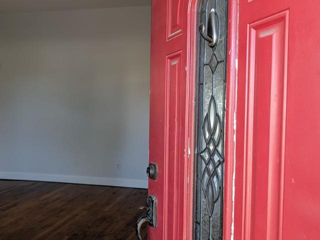 312 N East