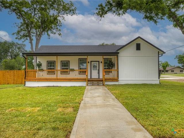 312 N Lavernia, Marion, TX 78124