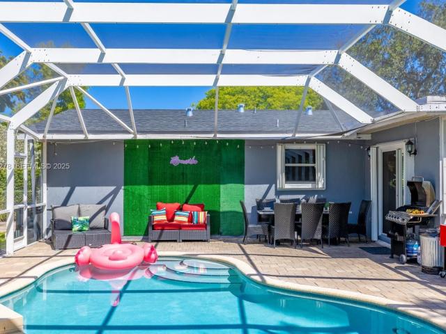 312 N Luna Ct, Hollywood, FL 33021 | MLS #A11915 | Compass