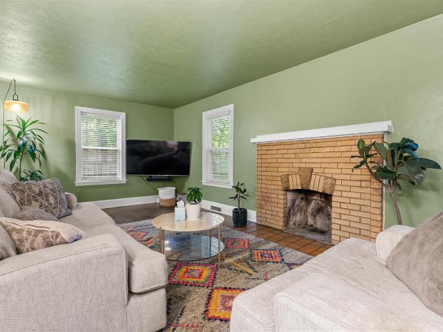 312 N Riverview Drive