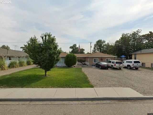 312 NW 9th St, Ontario, OR 97914