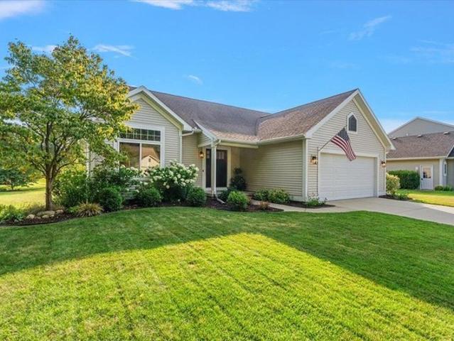 312 Sand Castle Dr, Holland, MI 49424