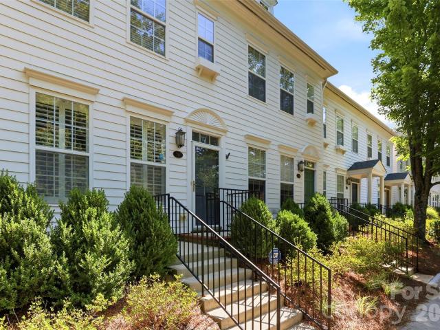 312 Park Square Place