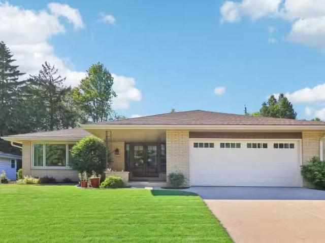 312 Parkway Dr, South Milwaukee, WI 53172 MLS 1877627
