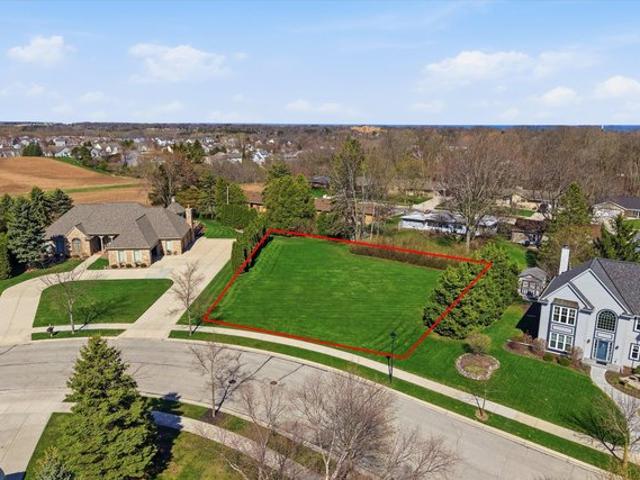 312 Regatta Dr, Port Washington, WI 53074